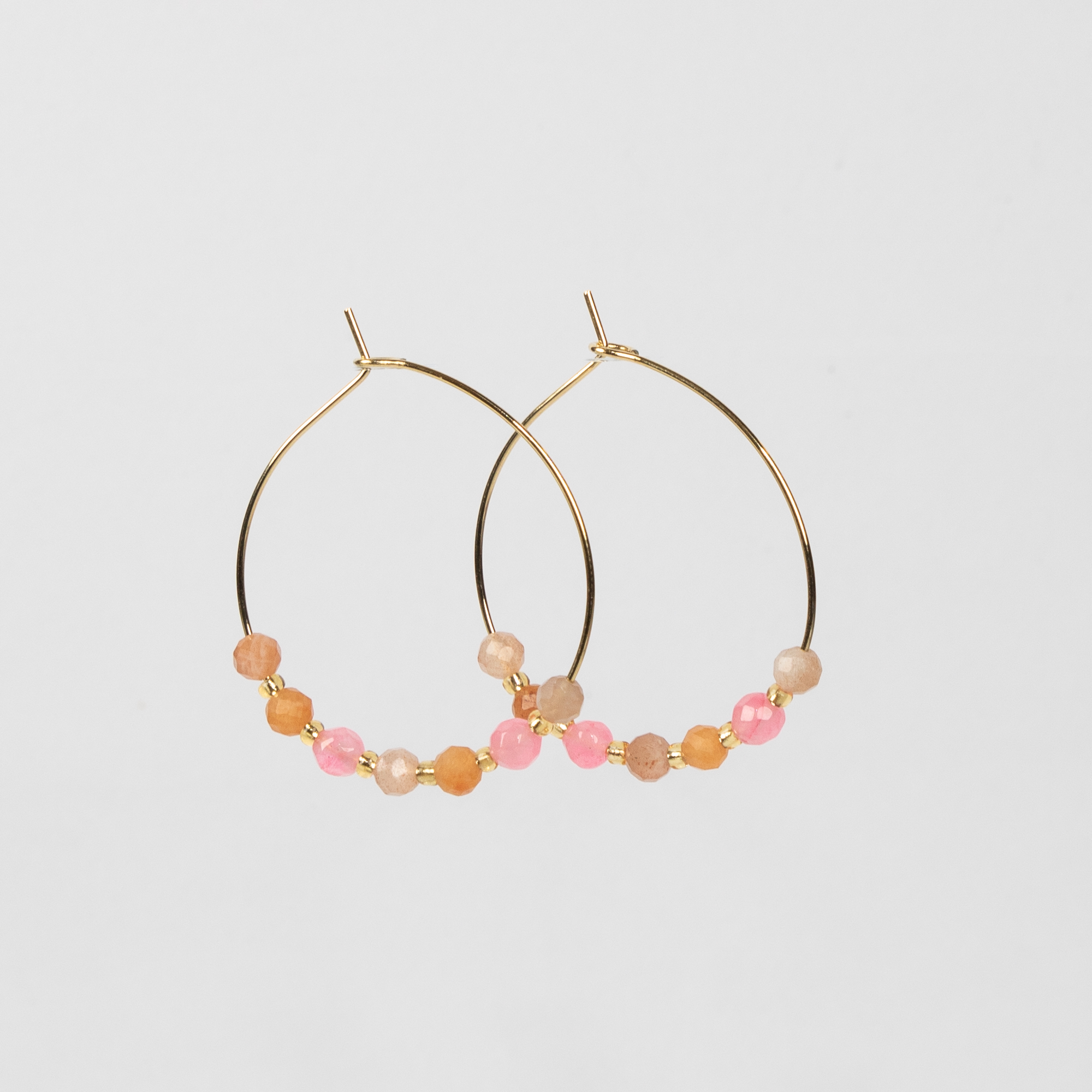 Maja Hoops med sten i pink og orange - skønne boheme øreringe